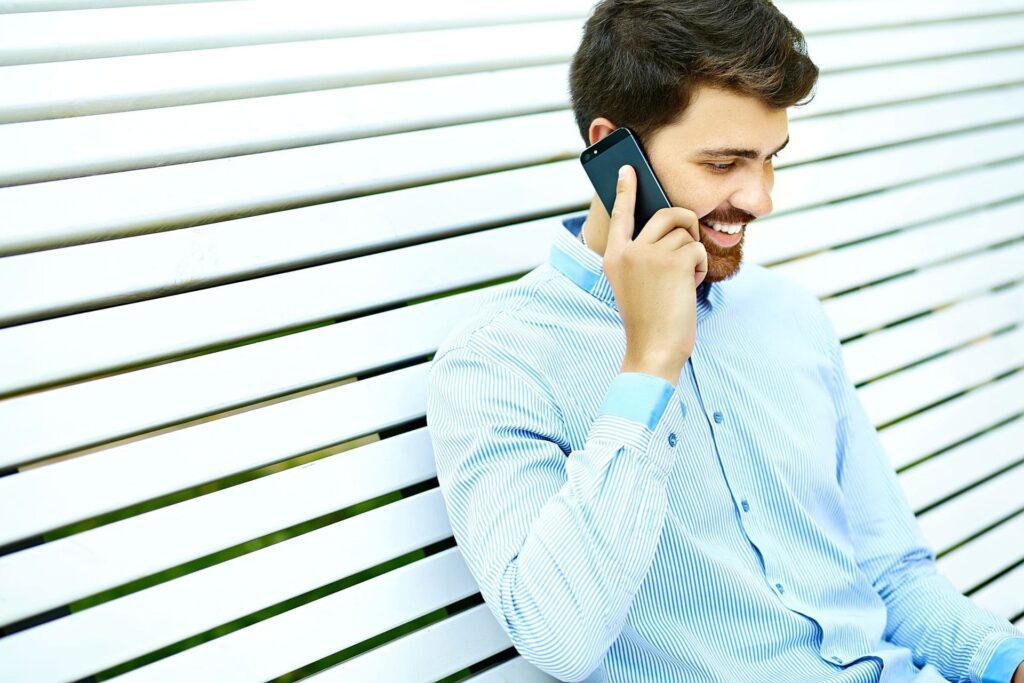 8 Manners And Etiquette Of Using Cell Phones - Prizm Institute