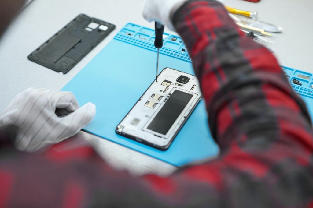 How are Smartphones Made? Manufacturing Process Explained - Prizm Institute
